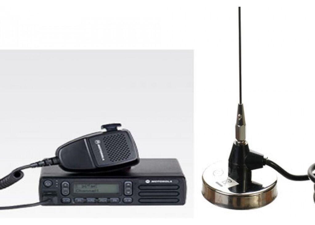 Motorola CM200D UHF 16 CH 25Watt Analog AAM01QNC9JC1AN - Radio Two Way